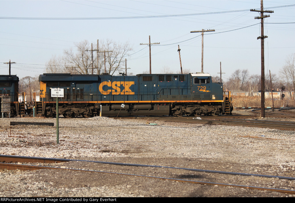 Northbound CSX 729